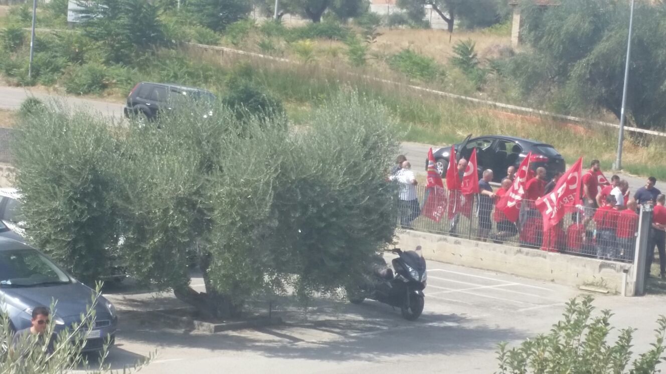 Teramo, sciopero alla Lisciani. I sindacati: "L'azienda mente" - Abruzzo Cityrumors