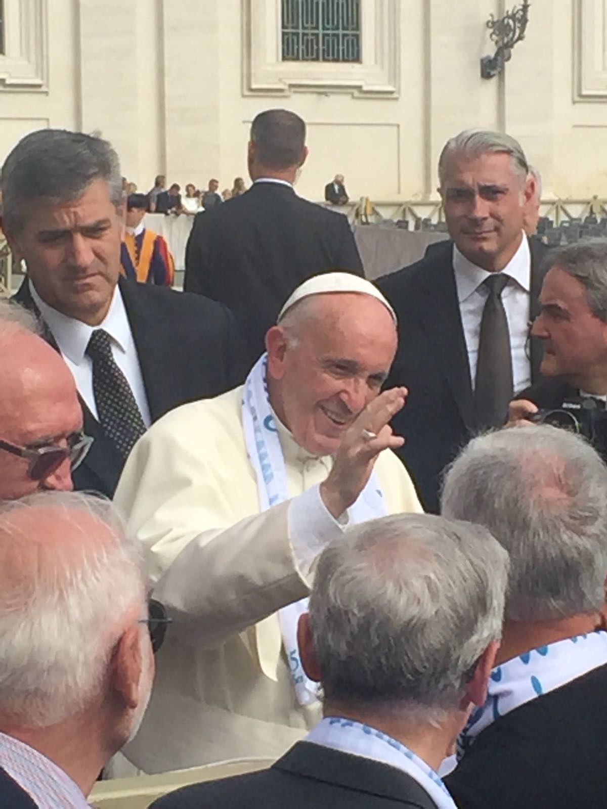 Celano, l'amministrazione alla Benedizione di Papa Francesco per i 150 ...